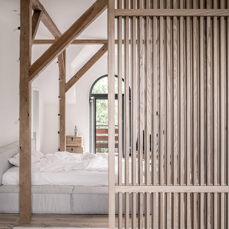 Stylish Living Room Partitions for Any Layout