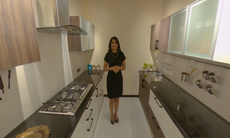 Classic Modern Kitchen: Seamlessly Blend Two Styles