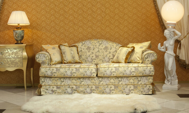 10 Beautiful Gold Wallpaper Ideas For Your Home | DesignCafe