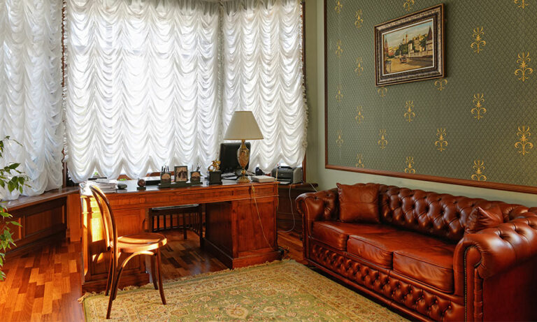 10 Beautiful Gold Wallpaper Ideas For Your Home | DesignCafe