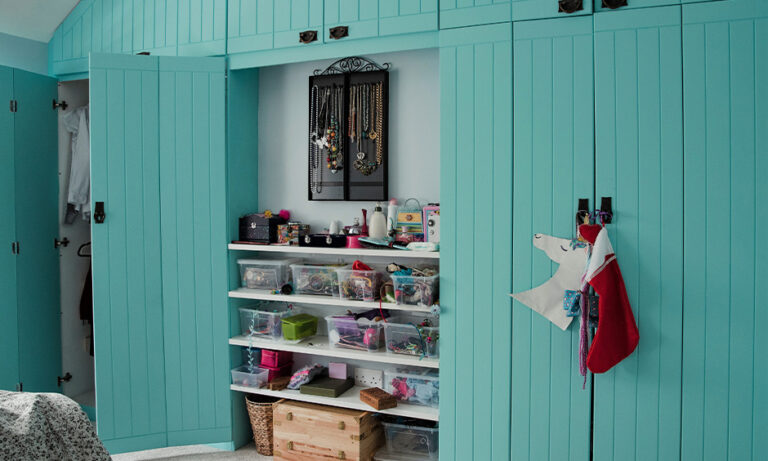 Teal Paint Colors for a Serene and Tranquil Atmosphere