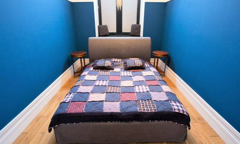 Wall Color Combinations to Make Small Bedrooms Feel Spacious