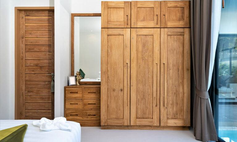 Elegant Wooden Almirah Designs For Bedroom