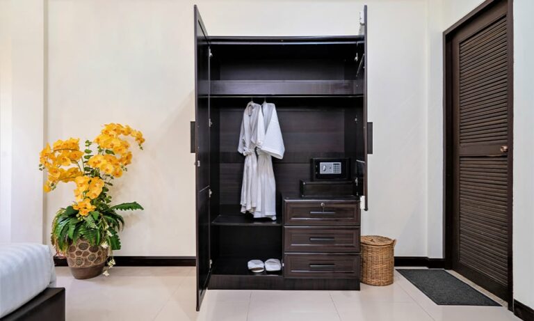 Elegant Wooden Almirah Designs For Bedroom