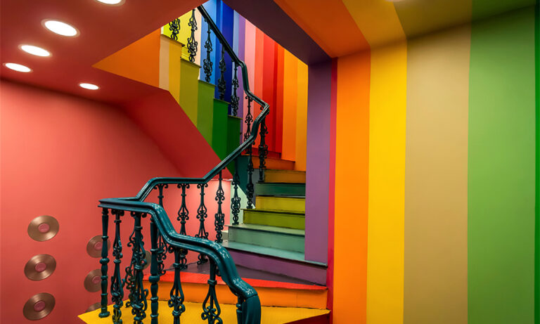 Staircase Colour Combinations For Your Home | DesignCafe